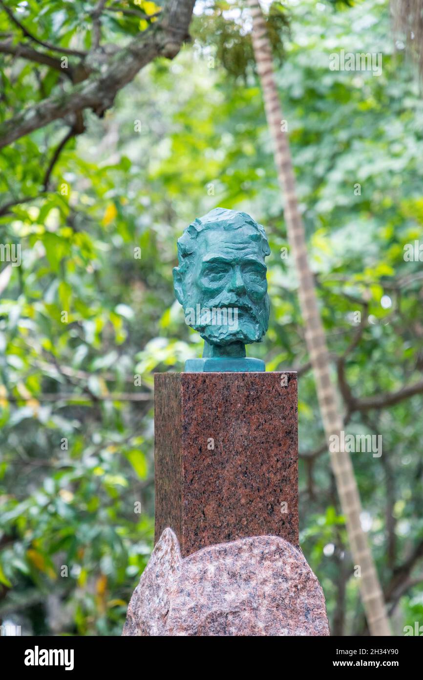 Closeup shot of the statue of Ernest Hemingway in Havana, Finca Vigia ...