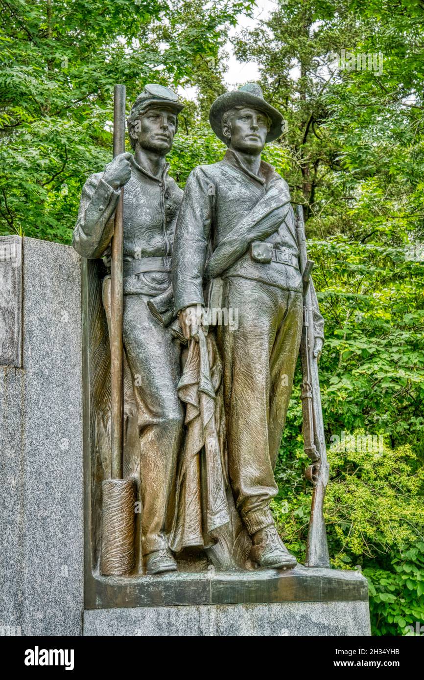 Statues of an Infantryman and Artilleryman on the Confederate Memorial ...