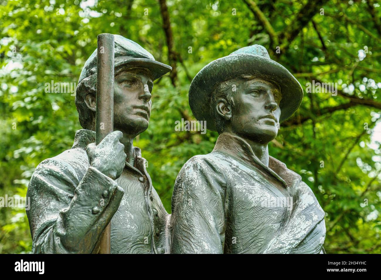 Statues of an Infantryman and Artilleryman on the Confederate Memorial ...