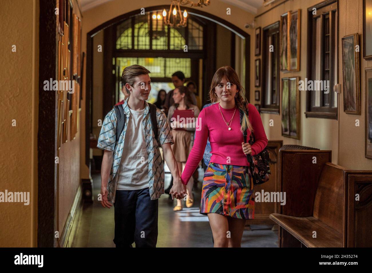 LOCKE & KEY, (aka LOCKE AND KEY), from left: Griffin Gluck, Emilia ...