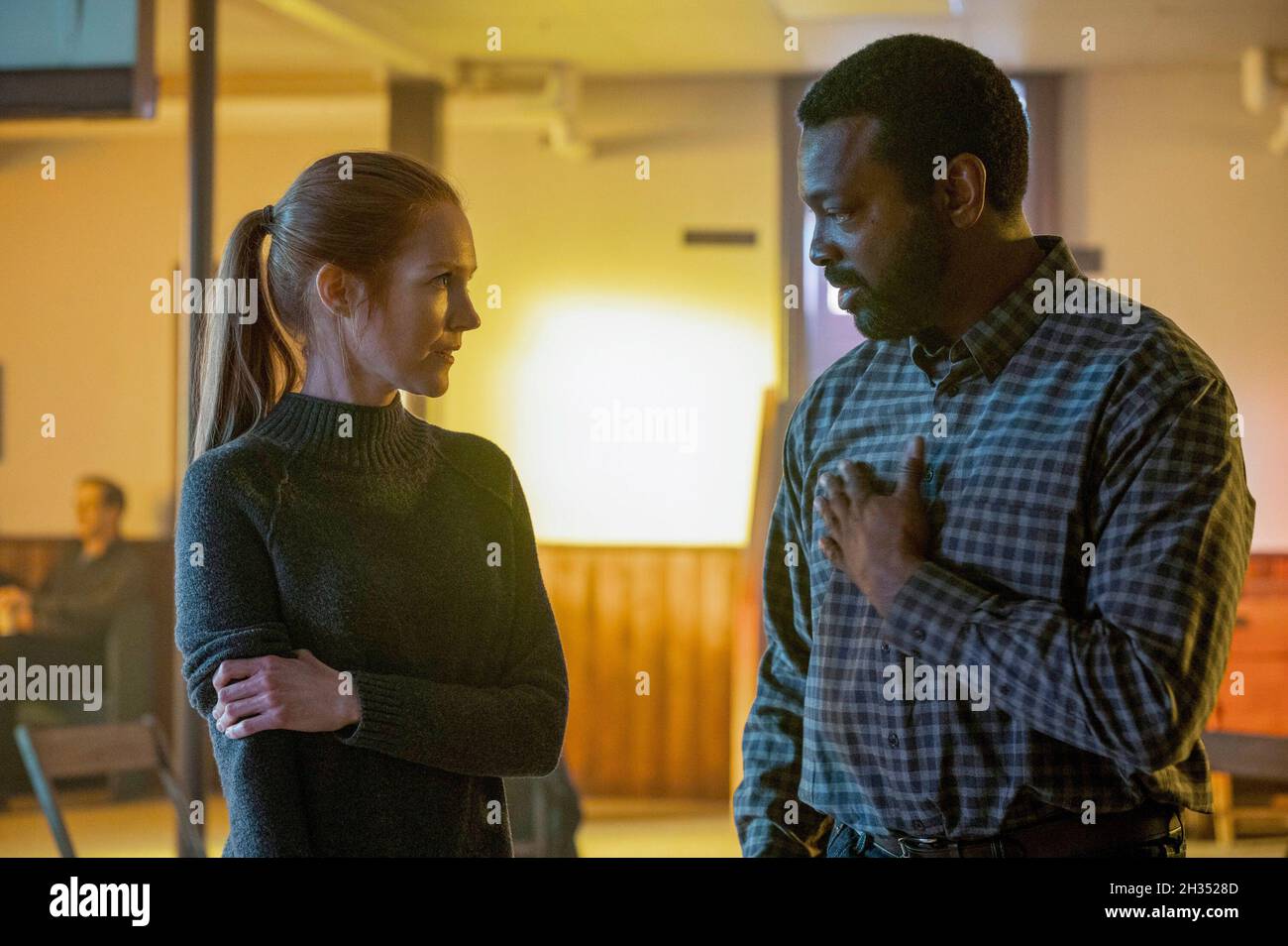 LOCKE & KEY, (aka LOCKE AND KEY), from left: Darby Stanchfield, Martin ...