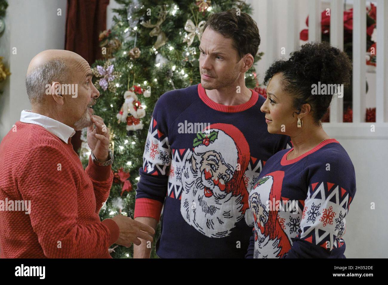 THE SANTA STAKEOUT, from left: Joe Pantoliano, Paul Campbell, Tamera ...