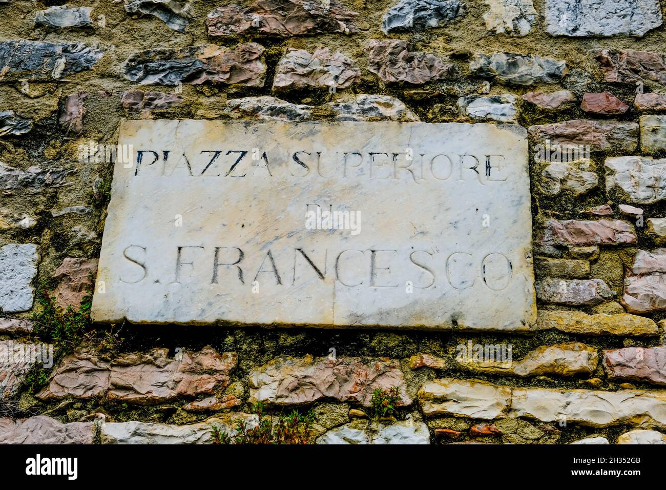 Assisi street hi-res stock photography and images - Alamy