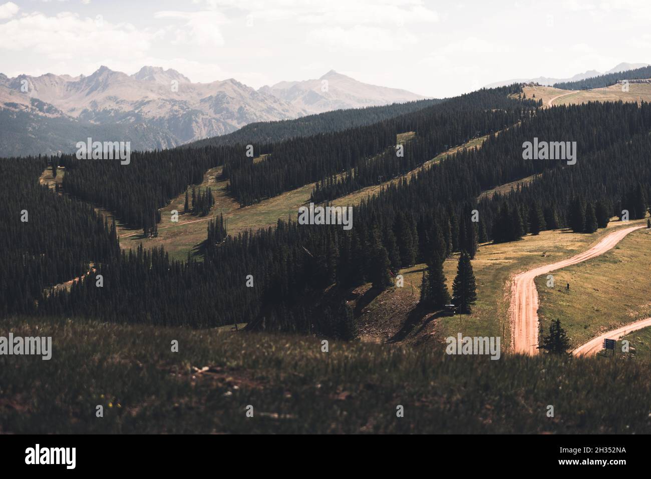 Vail mountain resorts ski hi-res stock photography and images - Alamy