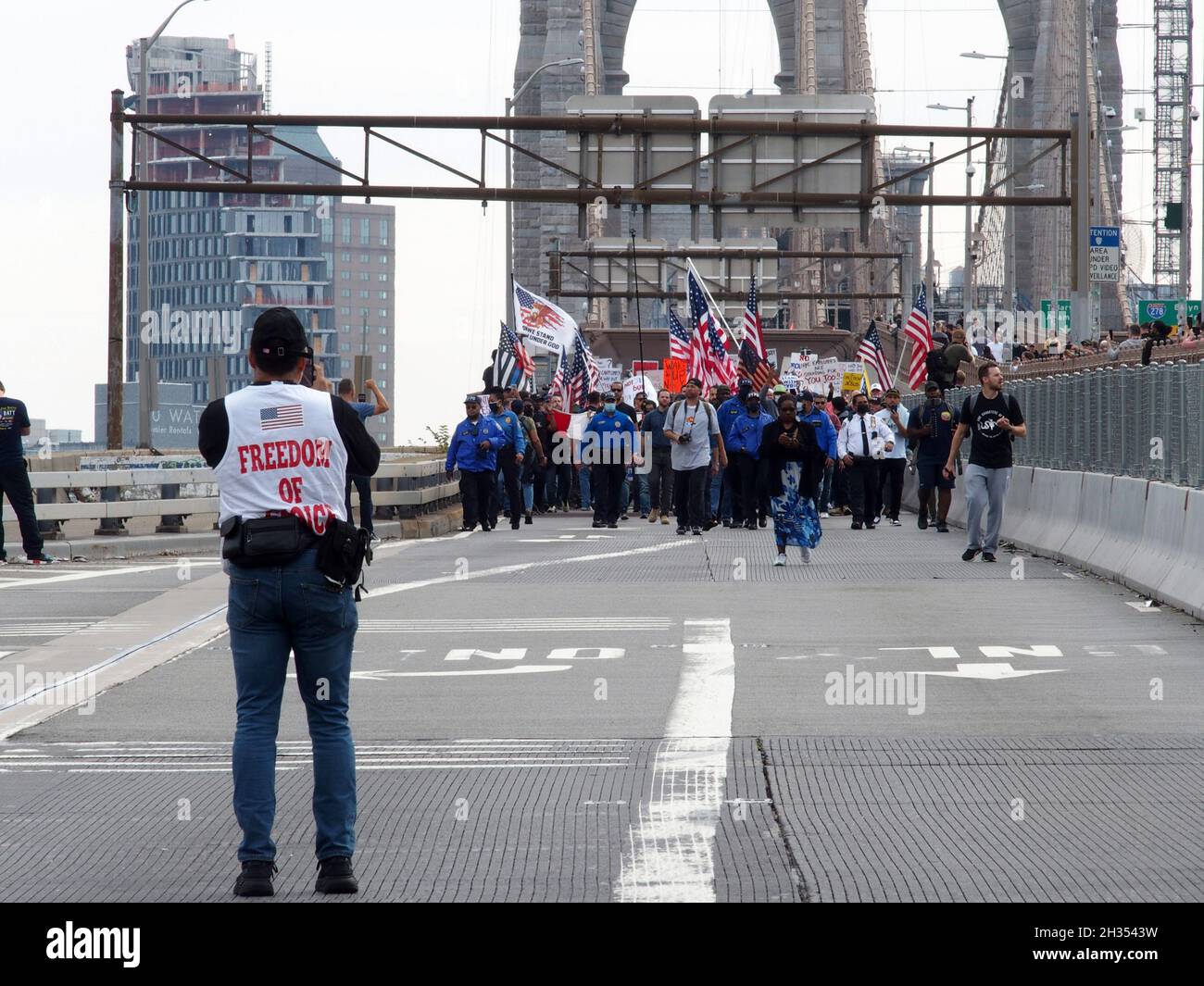 New York, New York, USA. 25th Oct, 2021. New York, 12,000 N.Y.C ...