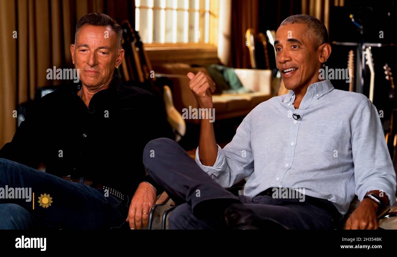 October 25, 2021 - Colts Neck, New Jersey, USA - BRUCE SPRINGSTEEN and ...