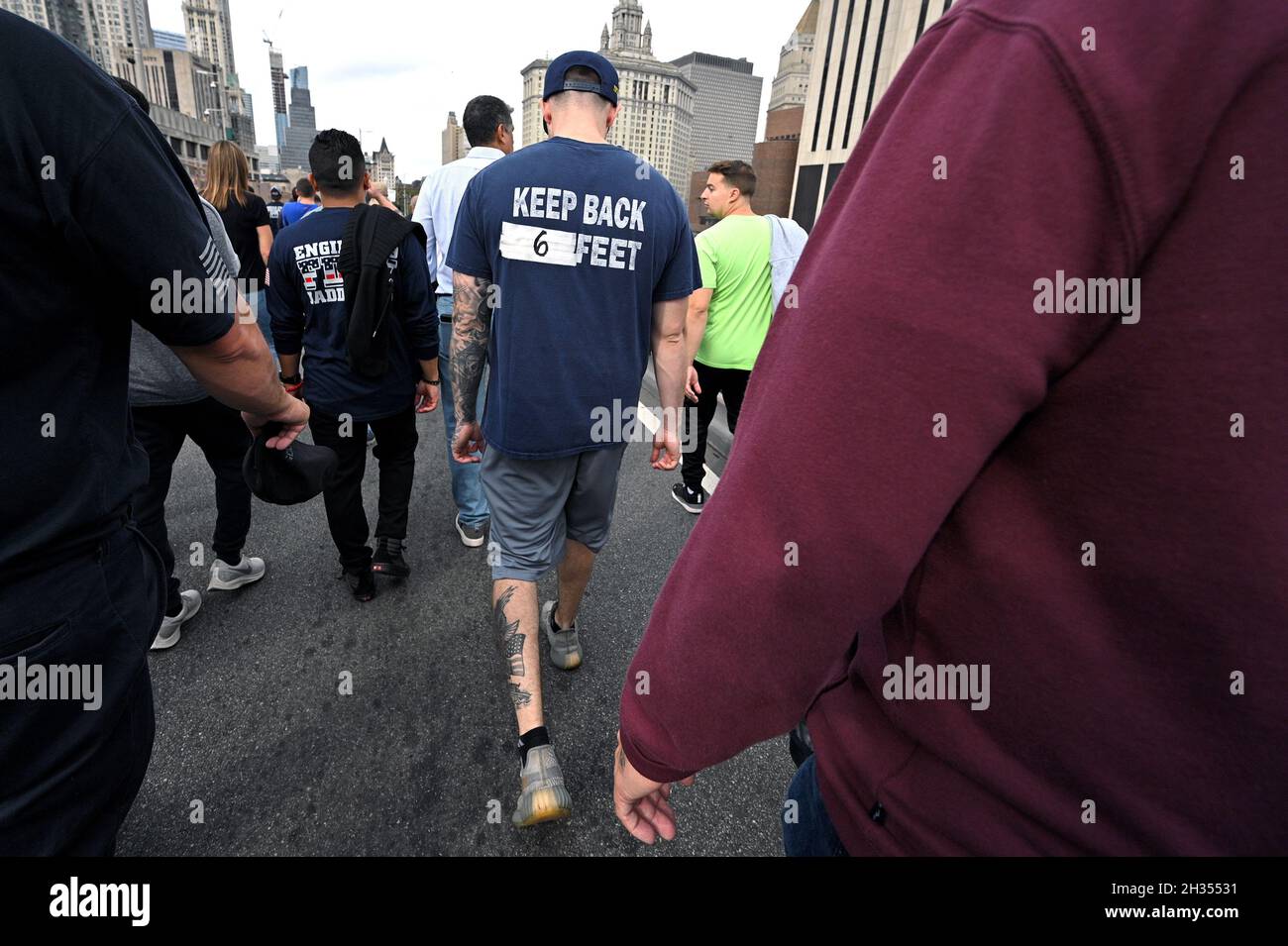 New York, USA. 25th Oct, 2021. New York City municipal workers and ...