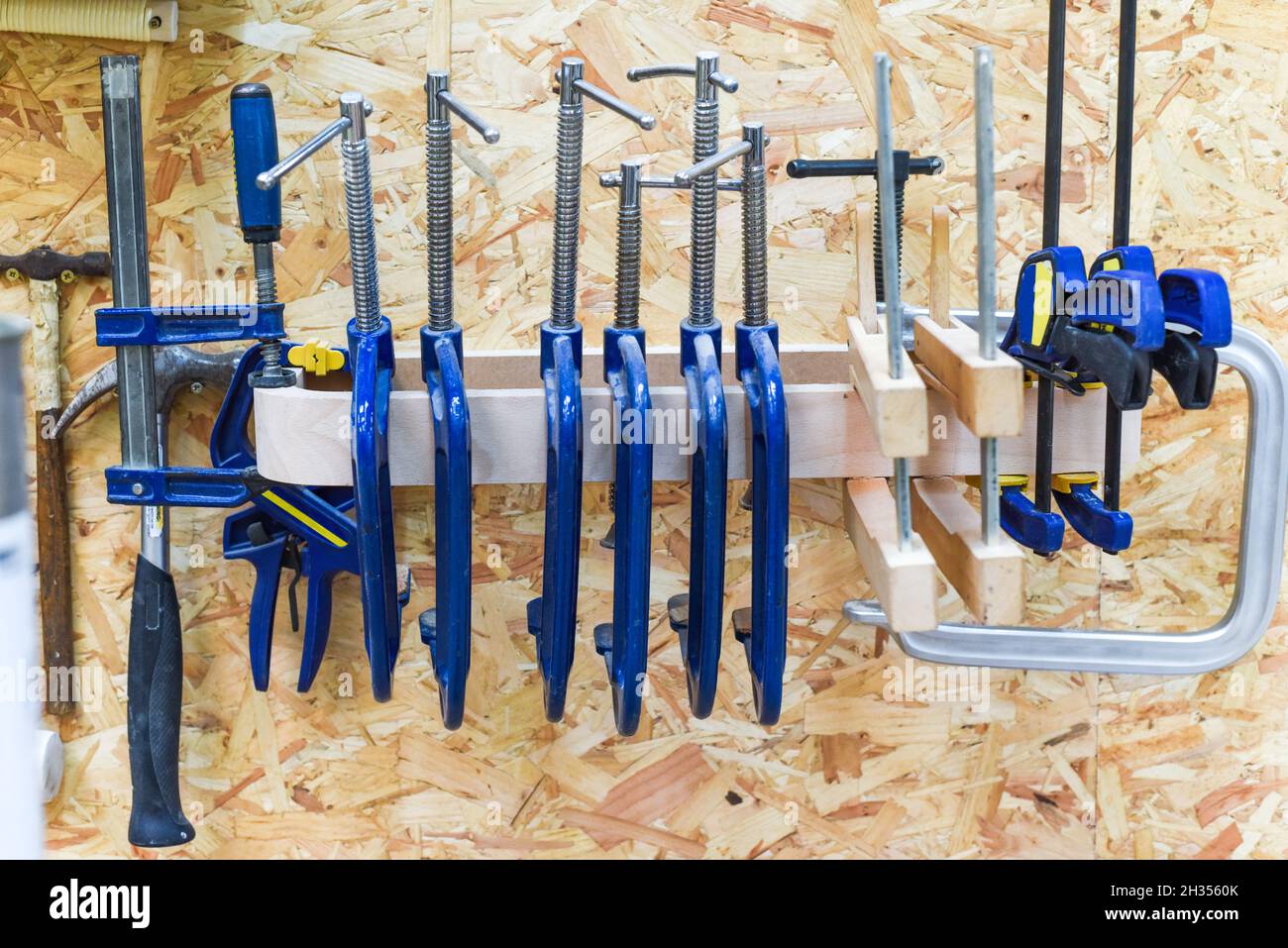 Compression clamp hi-res stock photography and images - Alamy