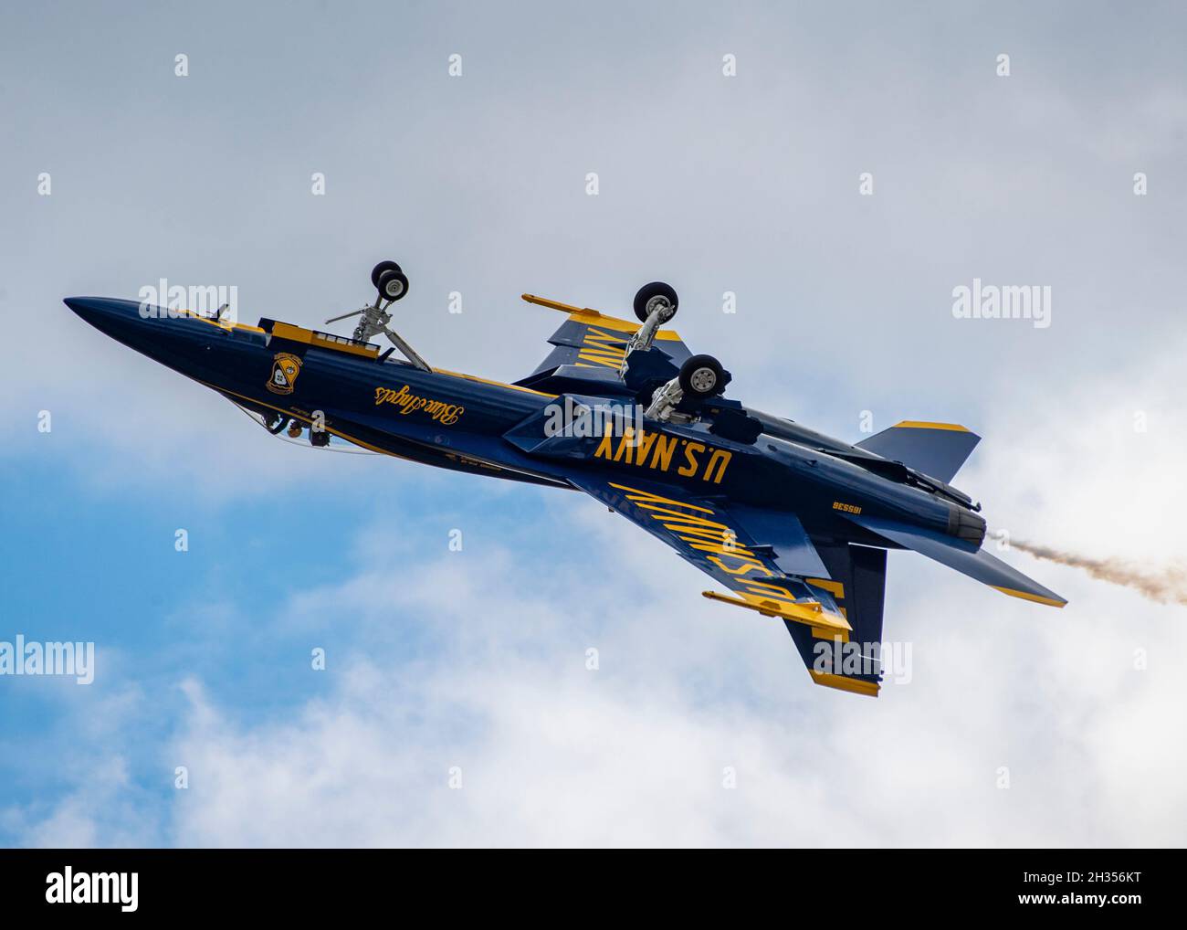 (U.S. Navy photo by Mass Communication Specialist 1st Class Bobby ...