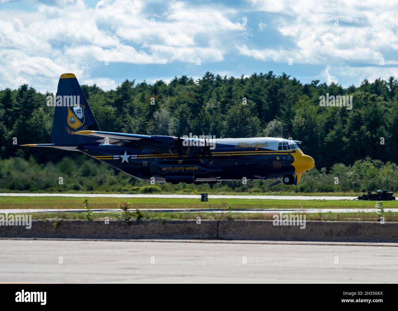 (U.S. Navy photo by Mass Communication Specialist 1st Class Bobby ...