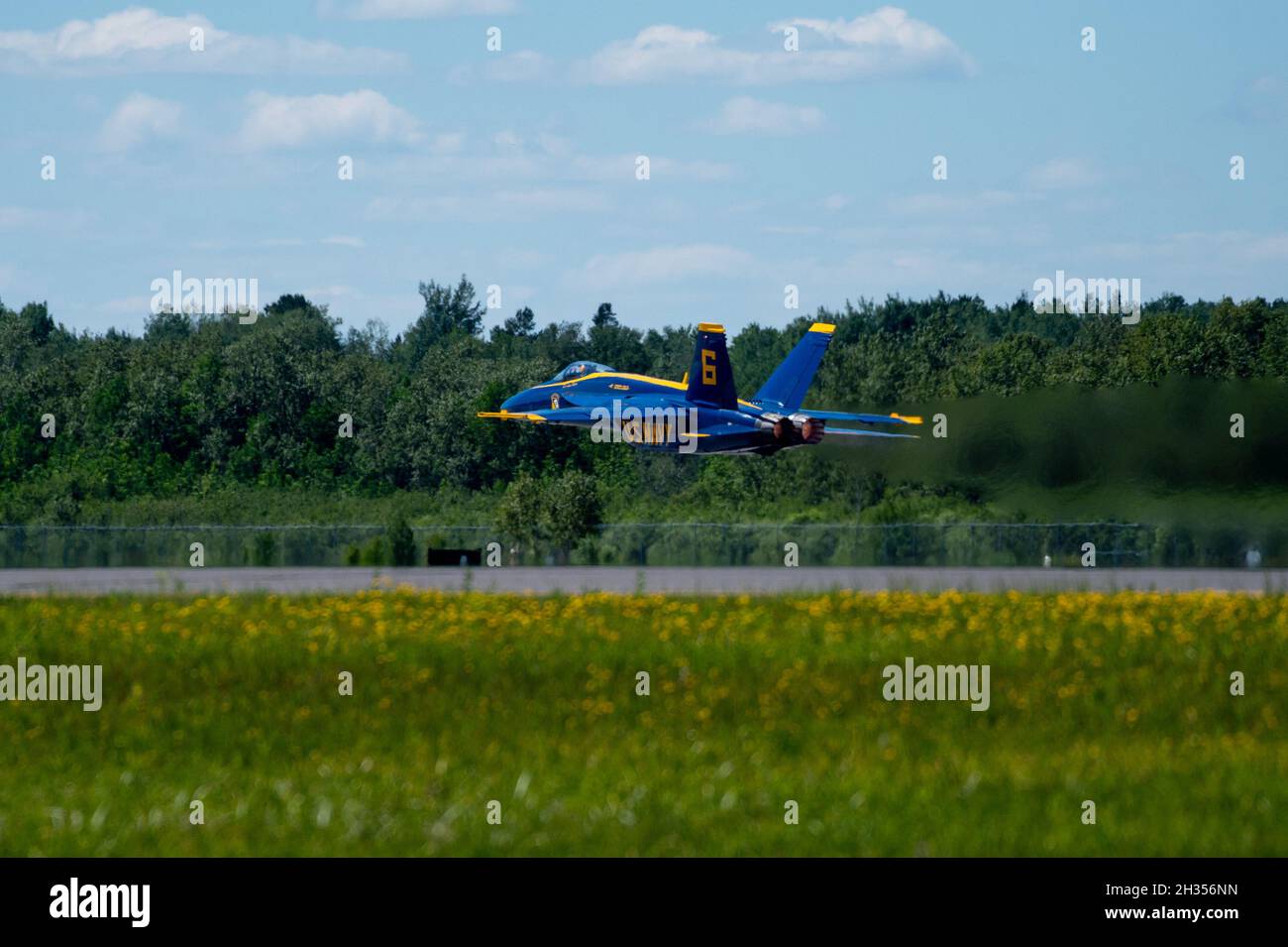 (U.S. Navy photo by Mass Communication Specialist 1st Class Bobby ...