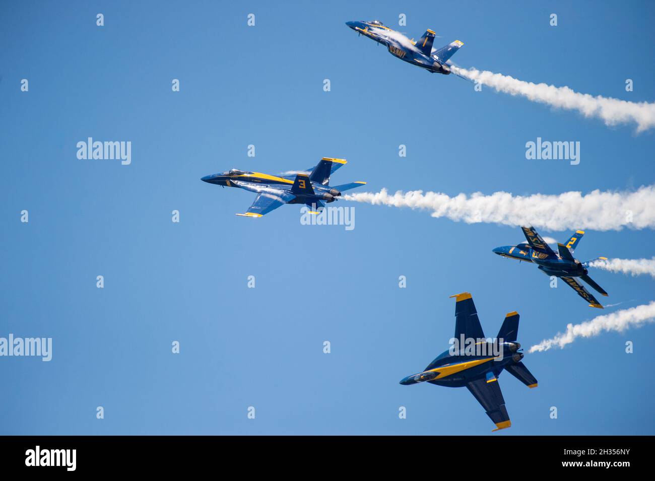 (U.S. Navy photo by Mass Communication Specialist 1st Class Bobby ...