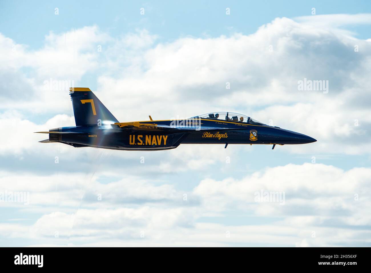 (U.S. Navy photo by Mass Communication Specialist 1st Class Bobby ...