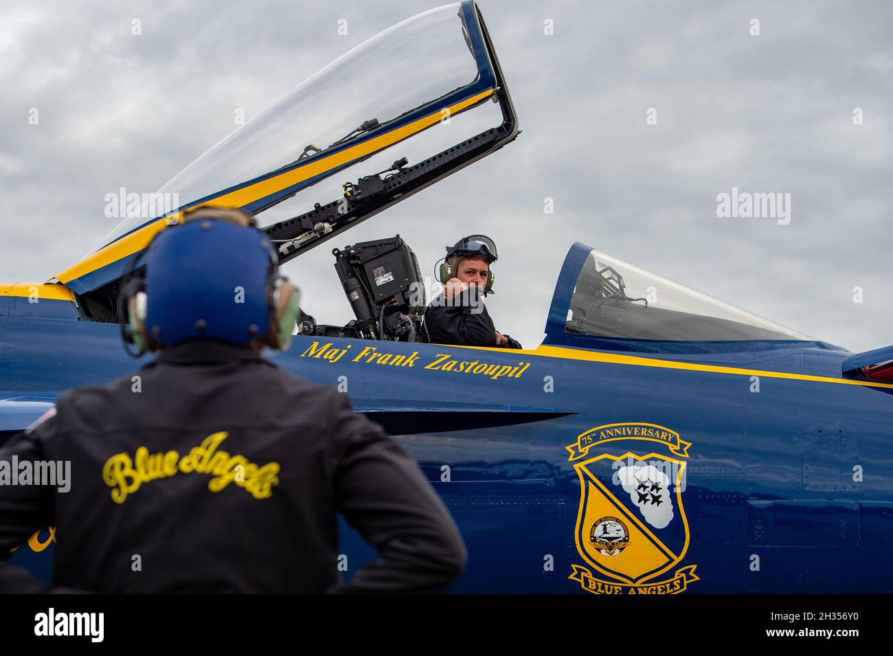 (U.S. Navy photo by Mass Communication Specialist 1st Class Bobby ...
