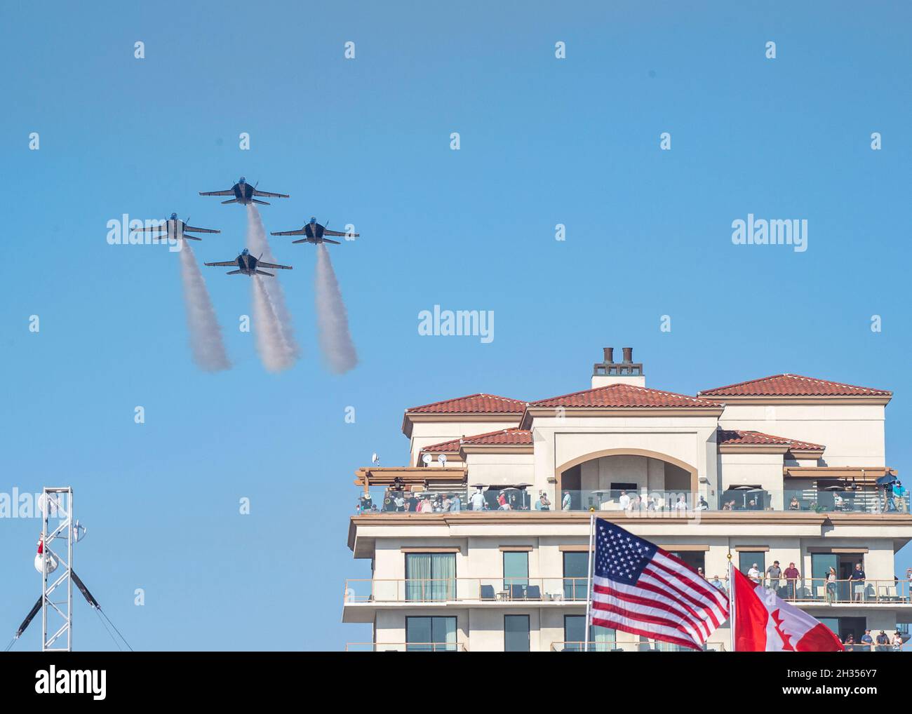 (U.S. Navy photo by Mass Communication Specialist 1st Class Bobby ...