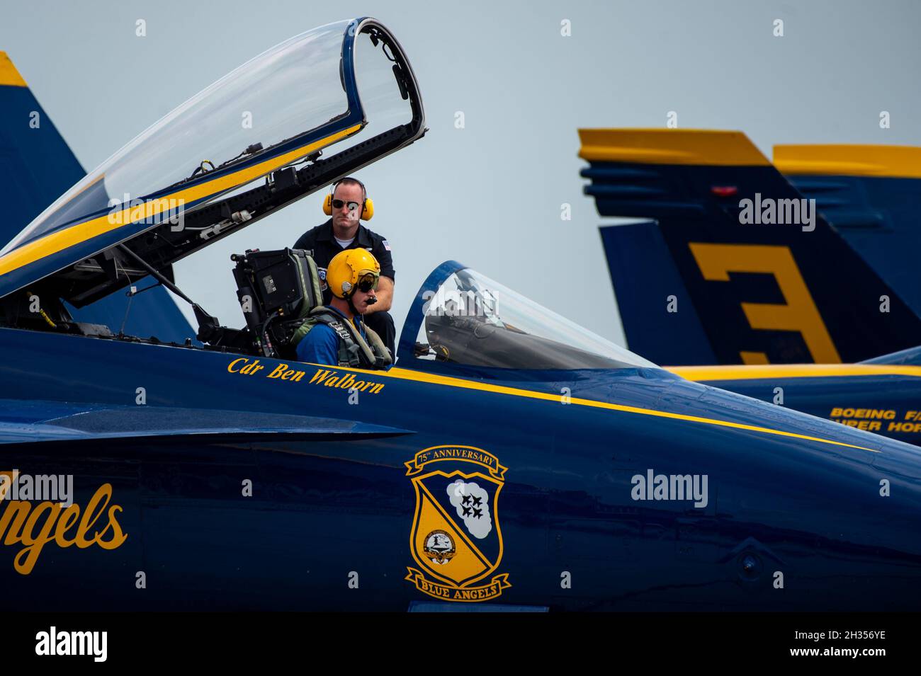 (U.S. Navy photo by Mass Communication Specialist 1st Class Bobby ...