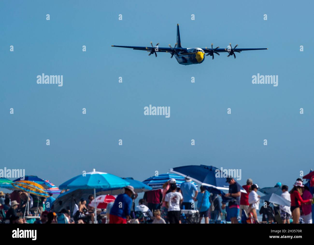 (U.S. Navy photo by Mass Communication Specialist 1st Class Bobby ...