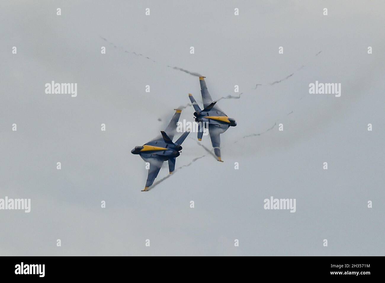 (U.S. Navy photo by Mass Communication Specialist 1st Class Bobby ...