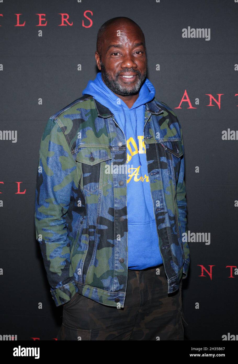 New York, NY, USA. 25th Oct, 2021. Malik Yoba at arrivals for ANTLERS ...