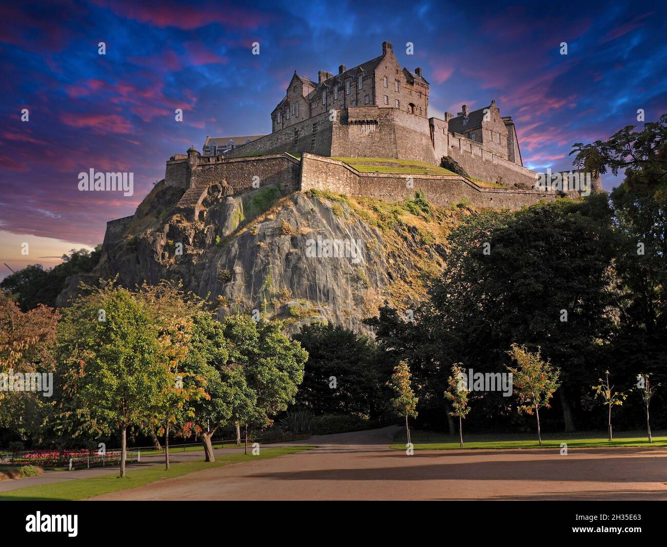Dramatic castle hi-res stock photography and images - Alamy