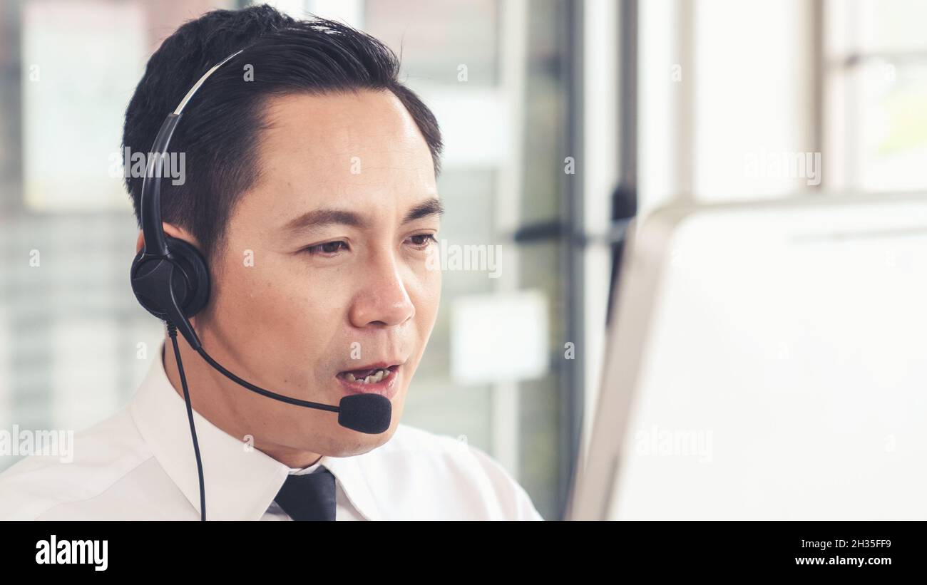 Japanese call center operator hi-res stock photography and images - Alamy
