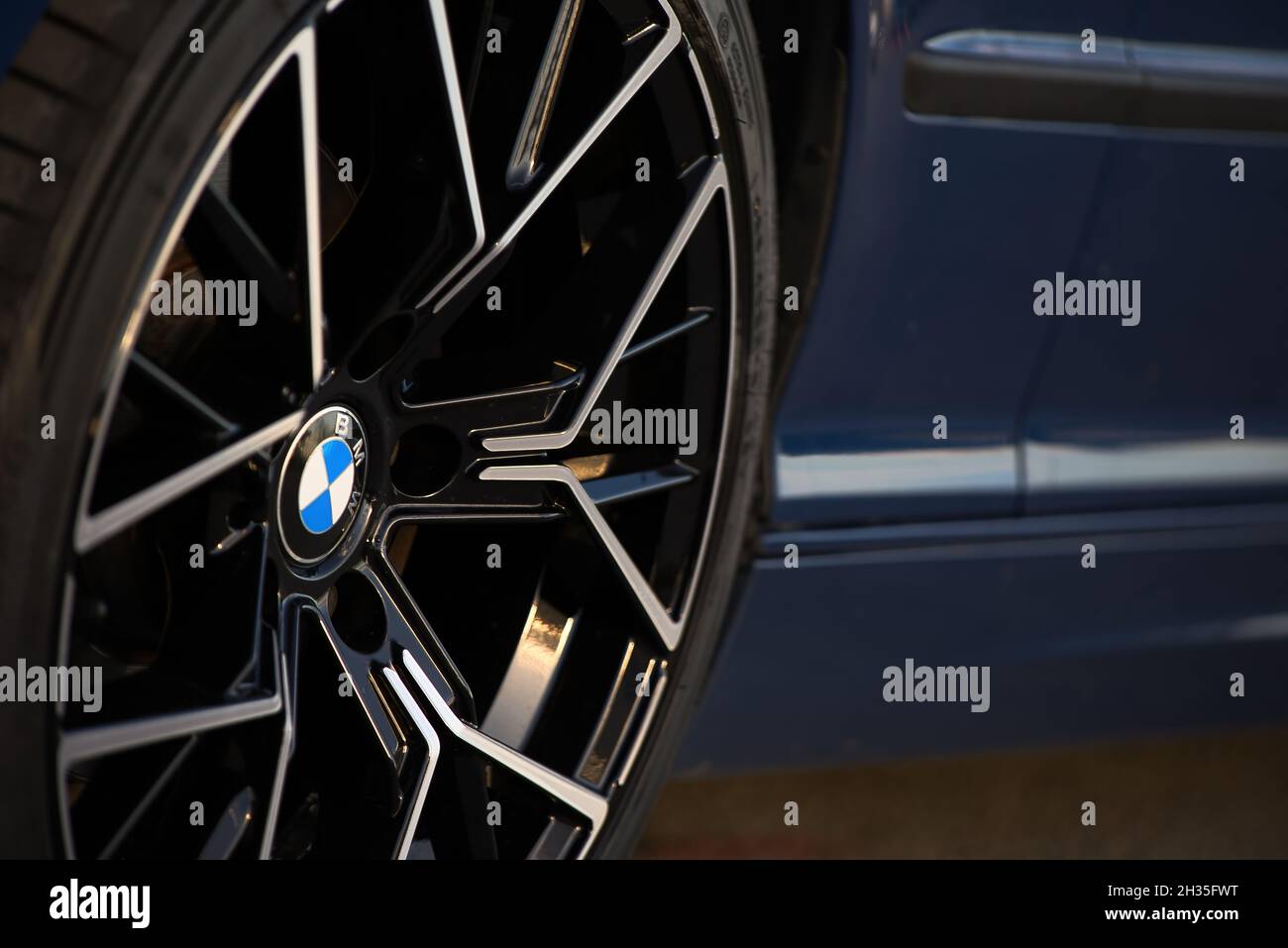Alloy wheels hi-res stock photography and images - Alamy