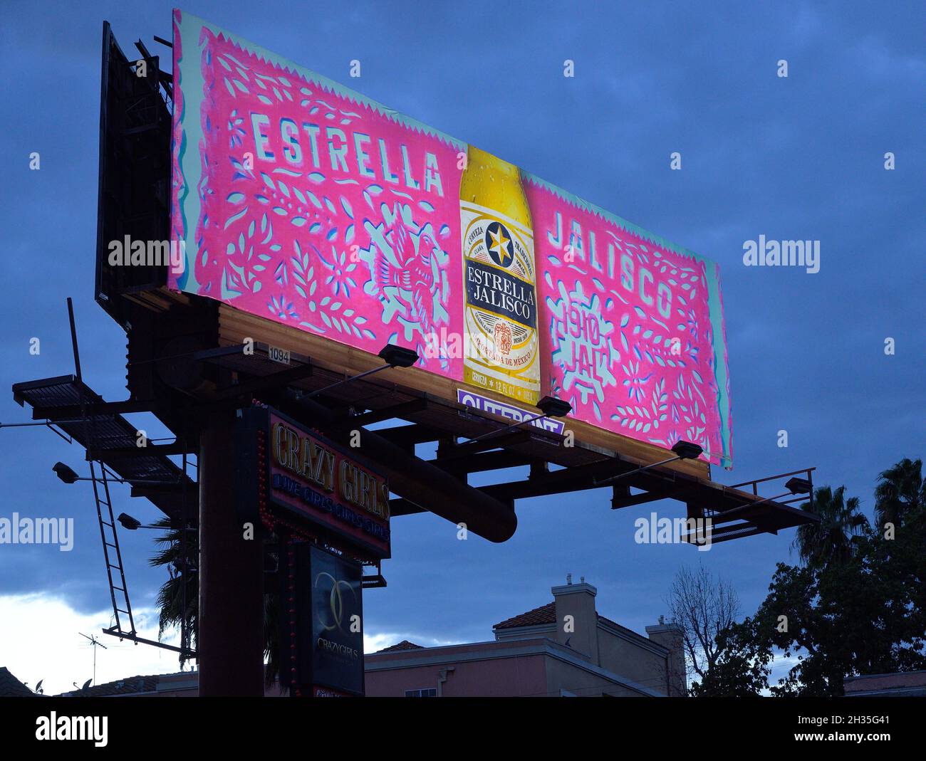 Marketing records hi-res stock photography and images - Alamy