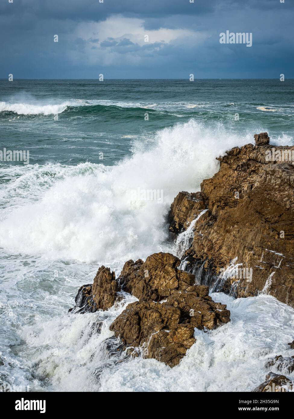 Stormy sea waves hi-res stock photography and images - Alamy