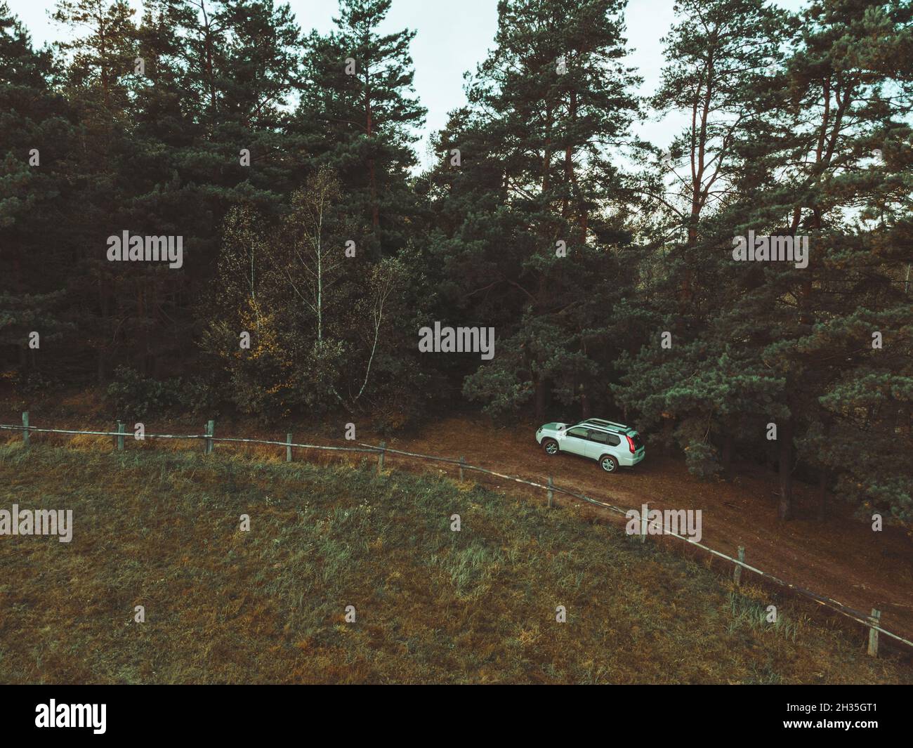 Directly above view suv car hi-res stock photography and images - Alamy