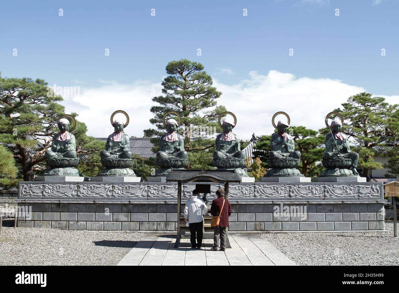 Zenkouji hi-res stock photography and images - Alamy