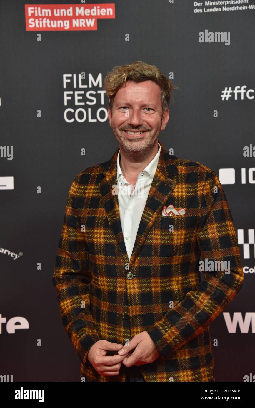 Cologne, Germany. 24th Oct, 2021. Presenter Thorsten Schorn comes to ...