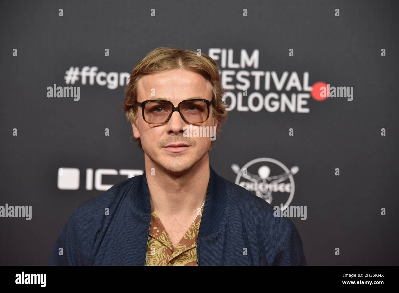 Cologne, Germany. 24th Oct, 2021. The actor Albrecht Schuch comes to ...