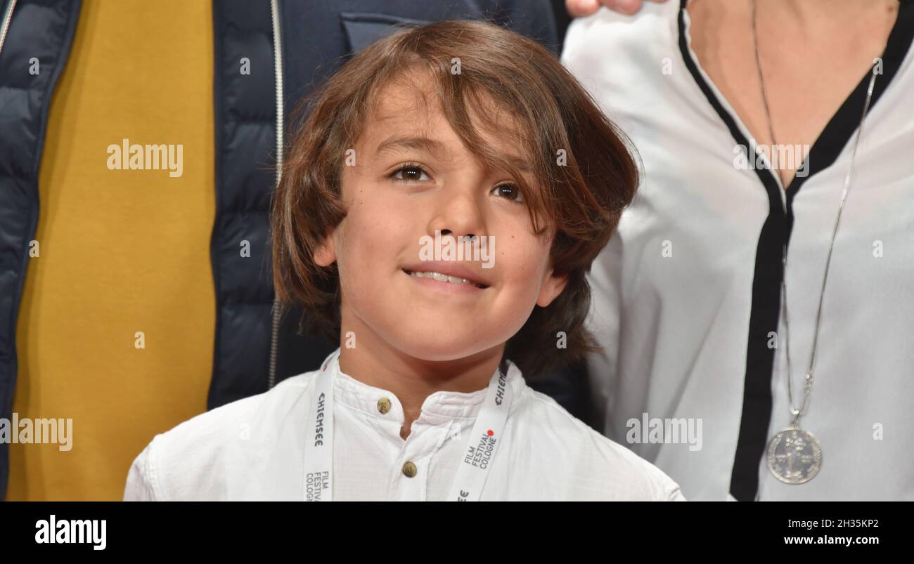 Cologne, Germany. 23rd Oct, 2021. Actor Elia Gezer, comes to the ...