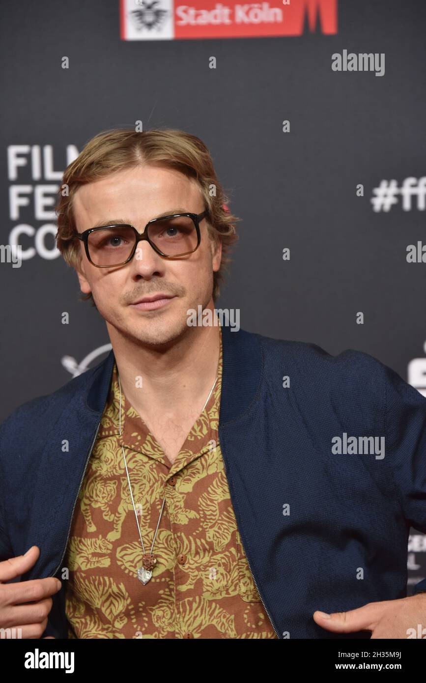 Cologne, Germany. 24th Oct, 2021. The actor Albrecht Schuch comes to ...