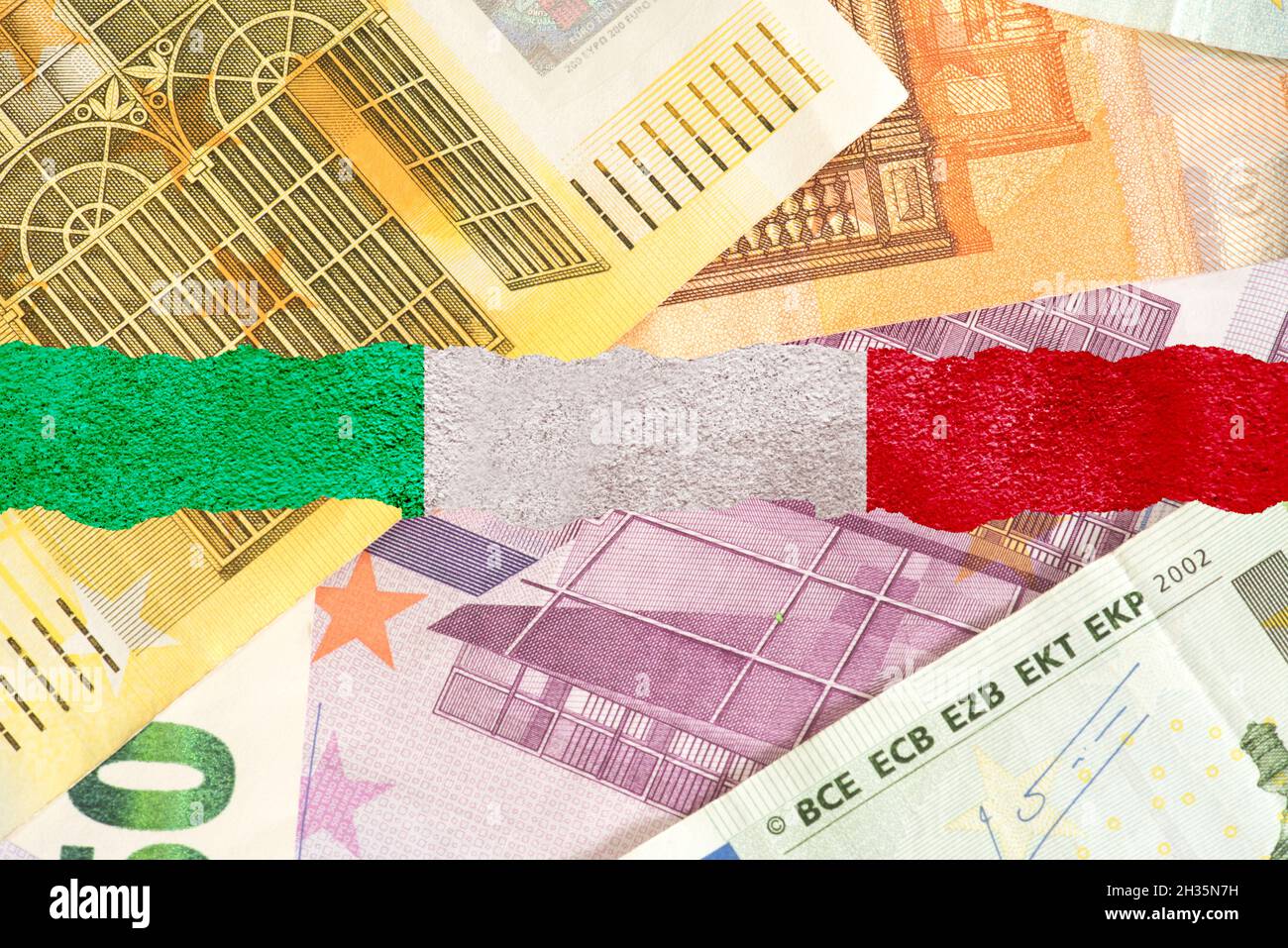 Italian flag and euro banknotes Stock Photo - Alamy