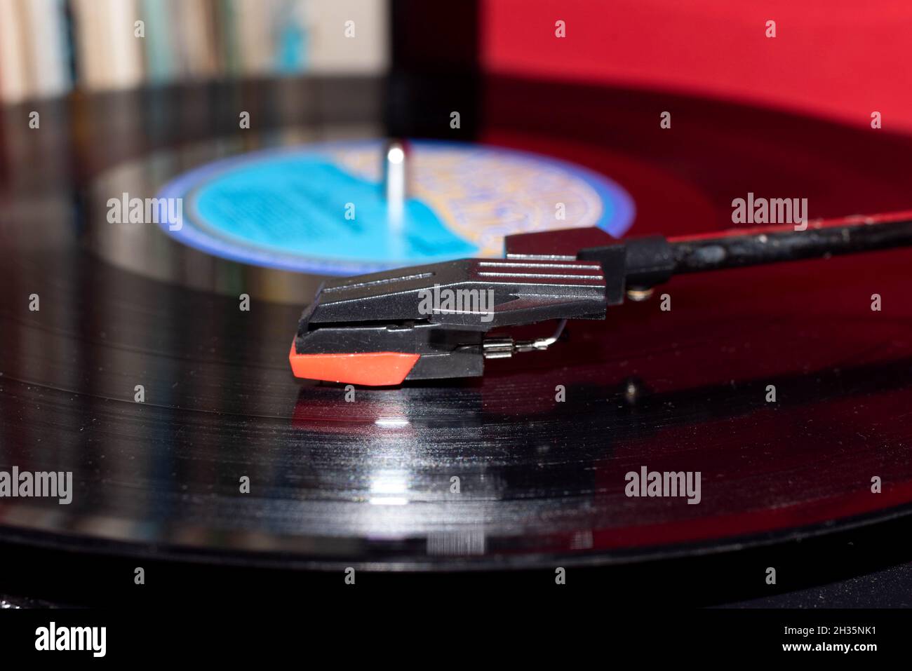 Music player playing vinyl hi-res stock photography and images - Alamy