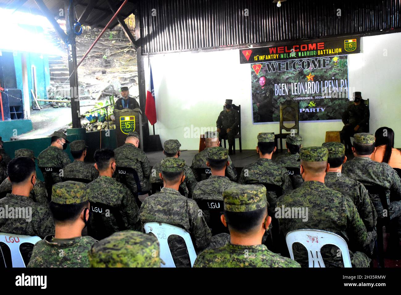 Philippine army commanding general lt hi-res stock photography and ...