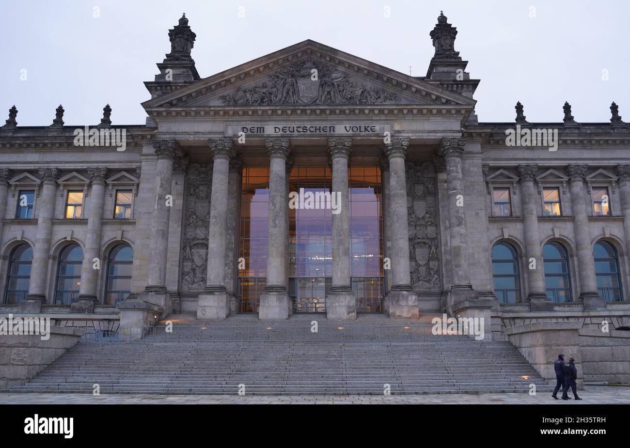 Berlin, Germany. 26th Oct, 2021. View of the Reichstag building in the ...