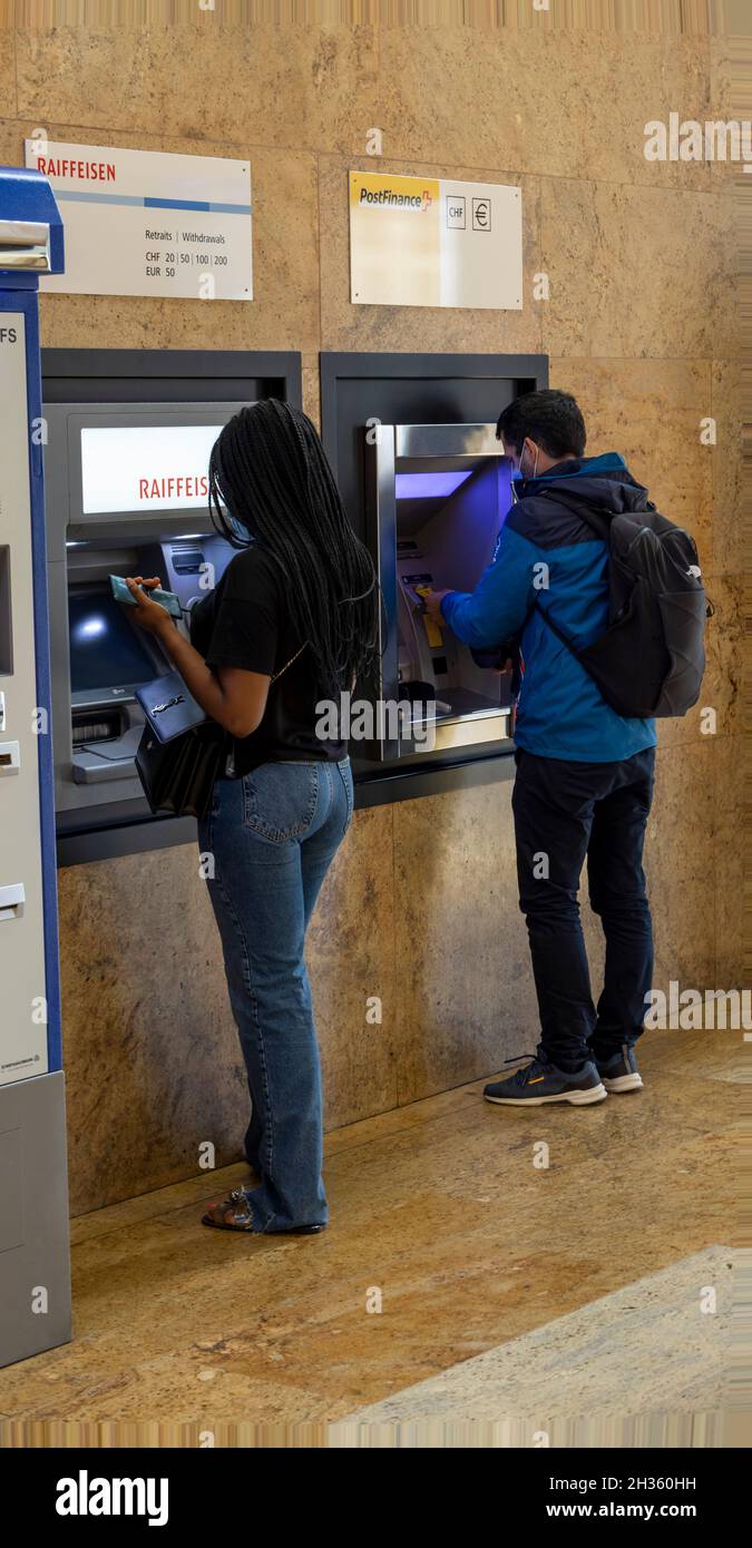 Male withdrawing cash at atm hi-res stock photography and images - Alamy