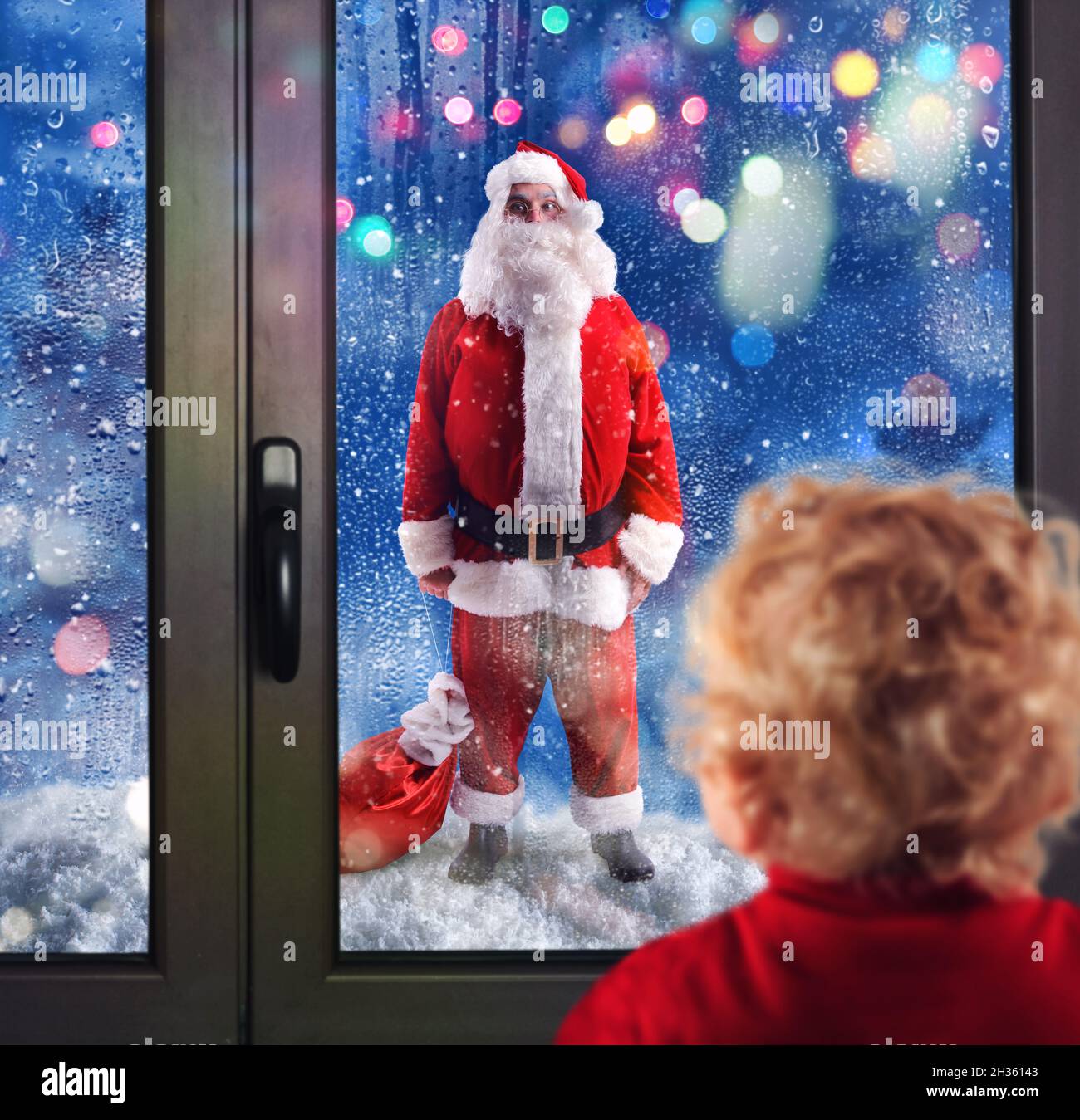 Child observes hi-res stock photography and images - Alamy