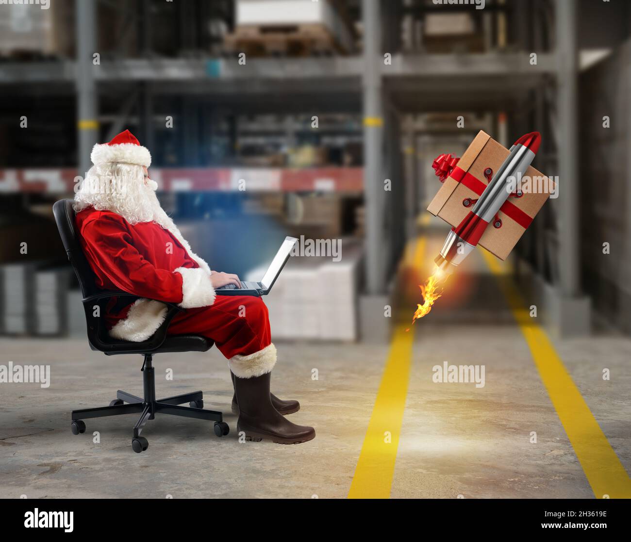 Online dispatch hi-res stock photography and images - Alamy