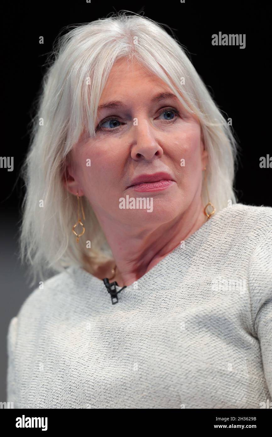 Nadine dorries hi-res stock photography and images - Alamy