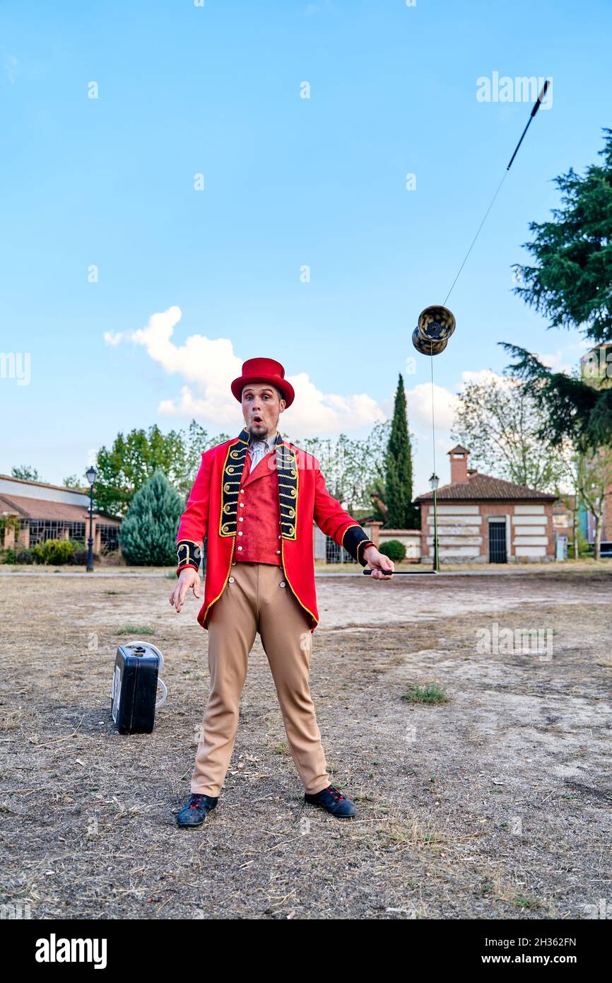 Juggler on the rope hi-res stock photography and images - Alamy
