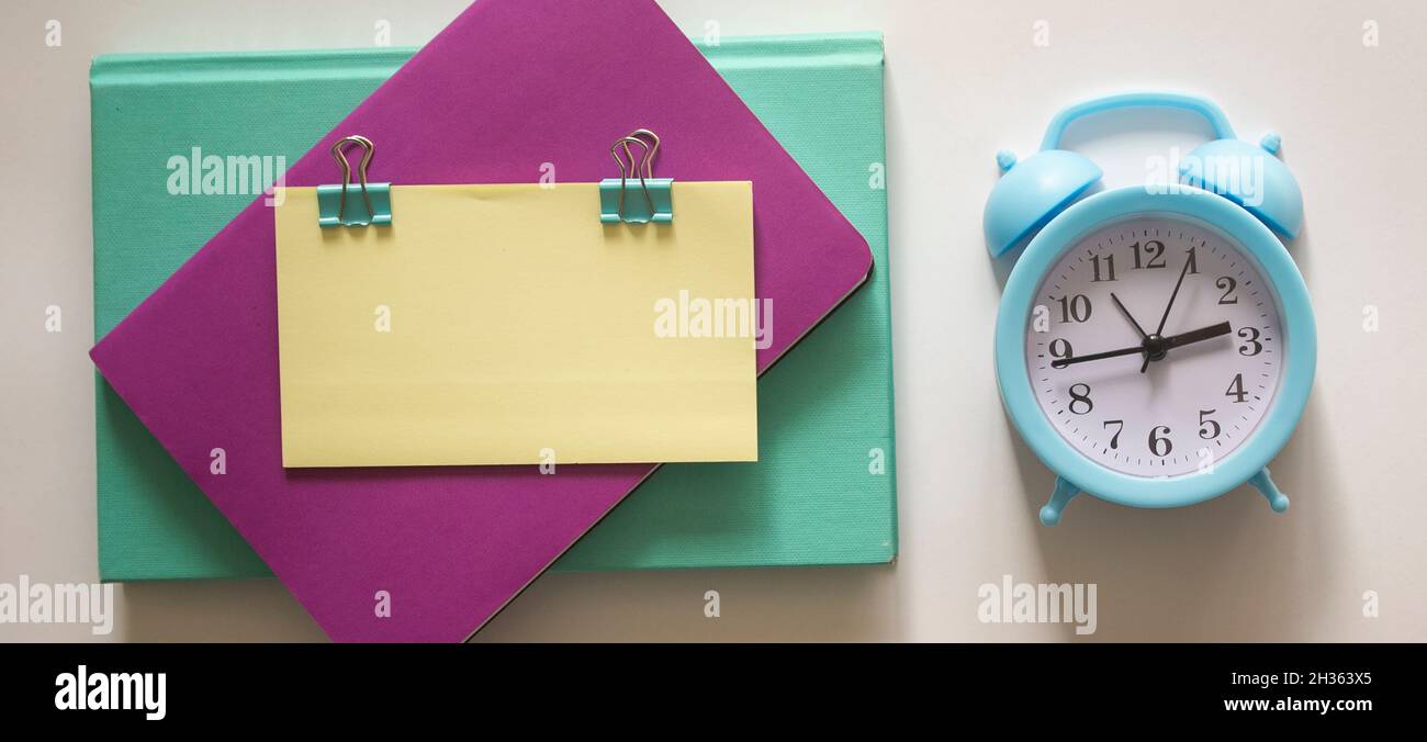 Blank notepad message sticky note letter size sheet squared paper note ...