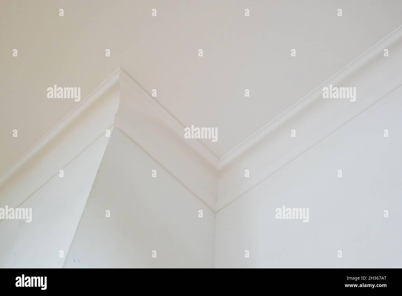 Cornice ceiling hi-res stock photography and images - Alamy