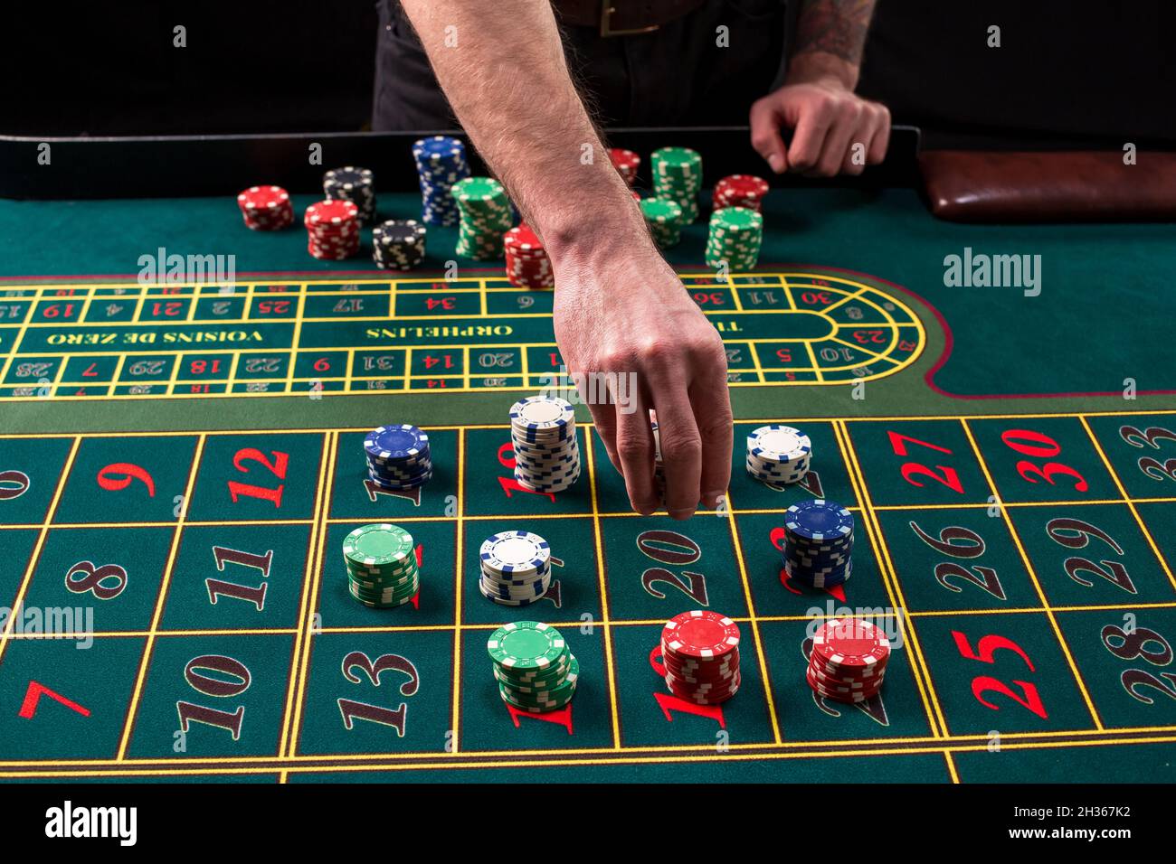 Image casino roulette wheel ball hi-res stock photography and images ...