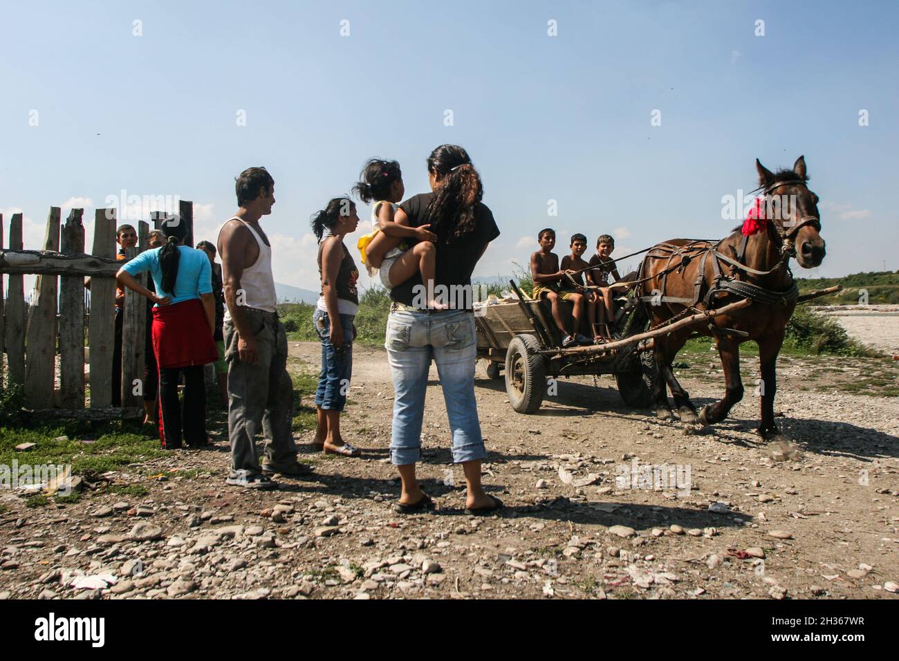Three roma children gypsy children hi-res stock photography and images ...
