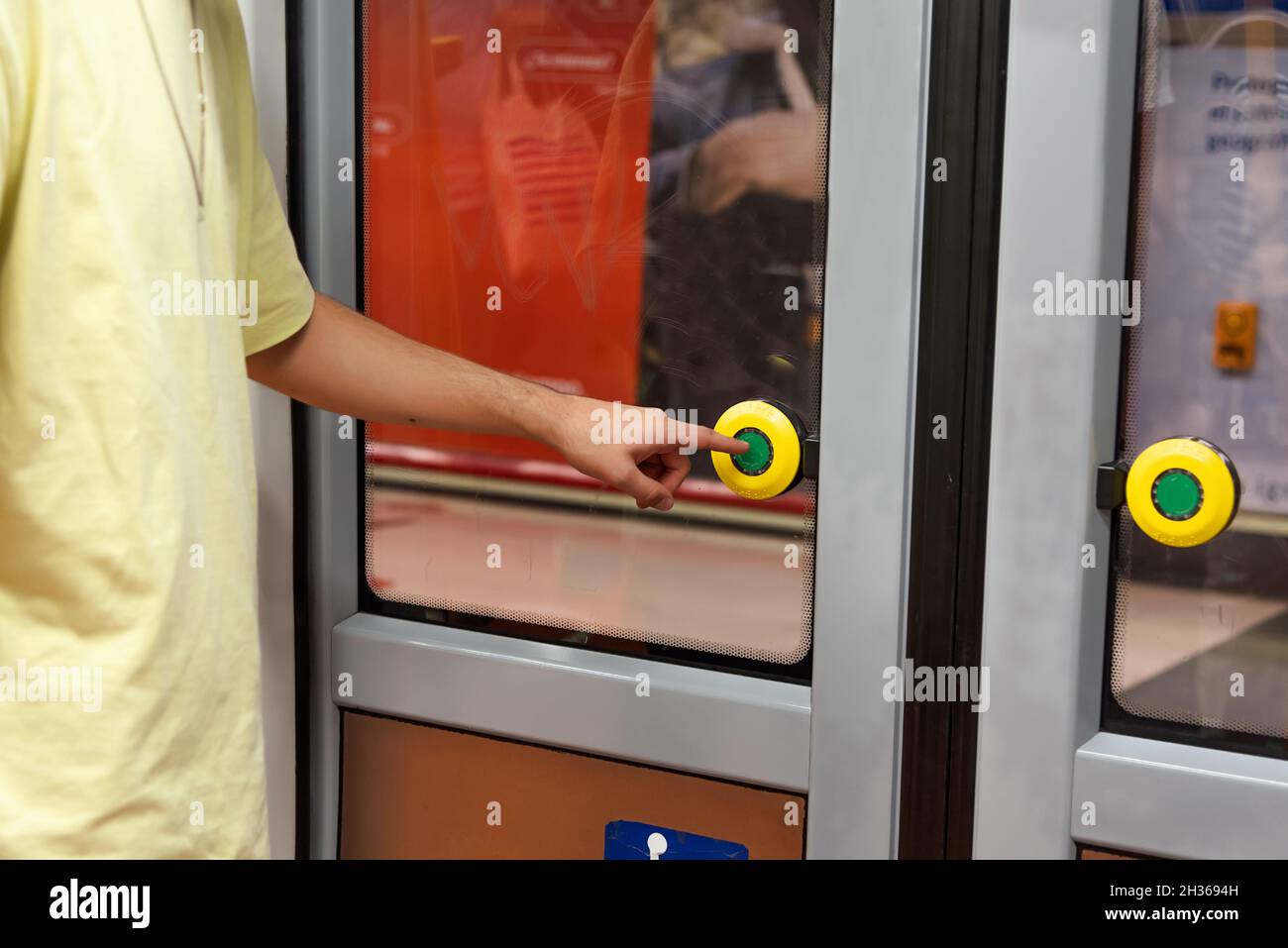 Train door button hi-res stock photography and images - Alamy
