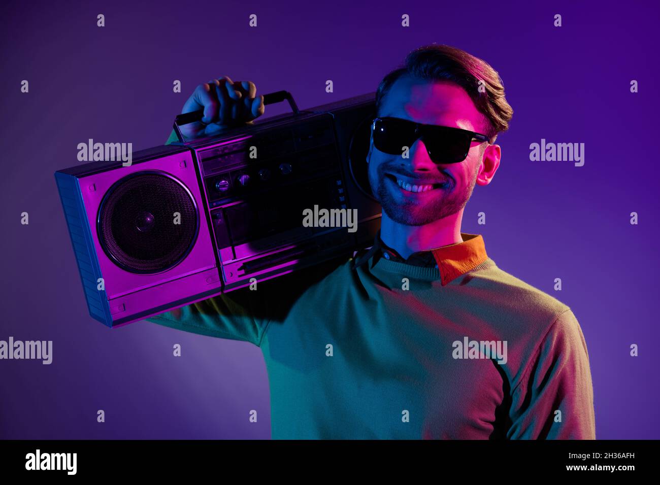 Young man boombox on shoulder hi-res stock photography and images - Alamy