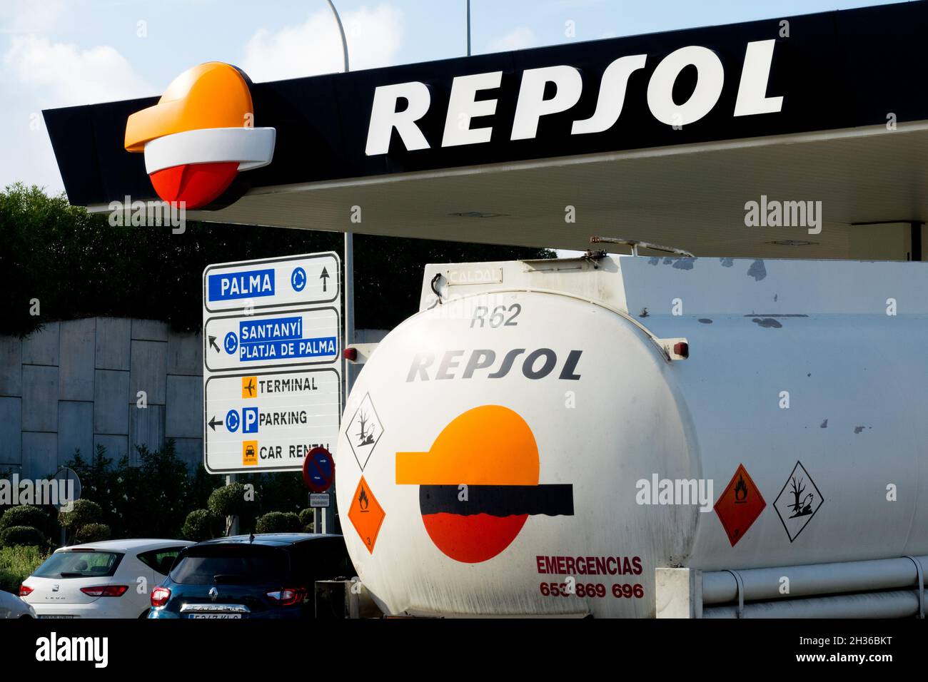 Repsol Petrol station Palma de Mallorca Stock Photo - Alamy